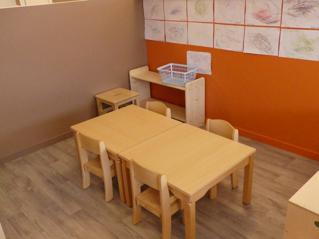 Le coin repas / activité - Les Petits Kiwis